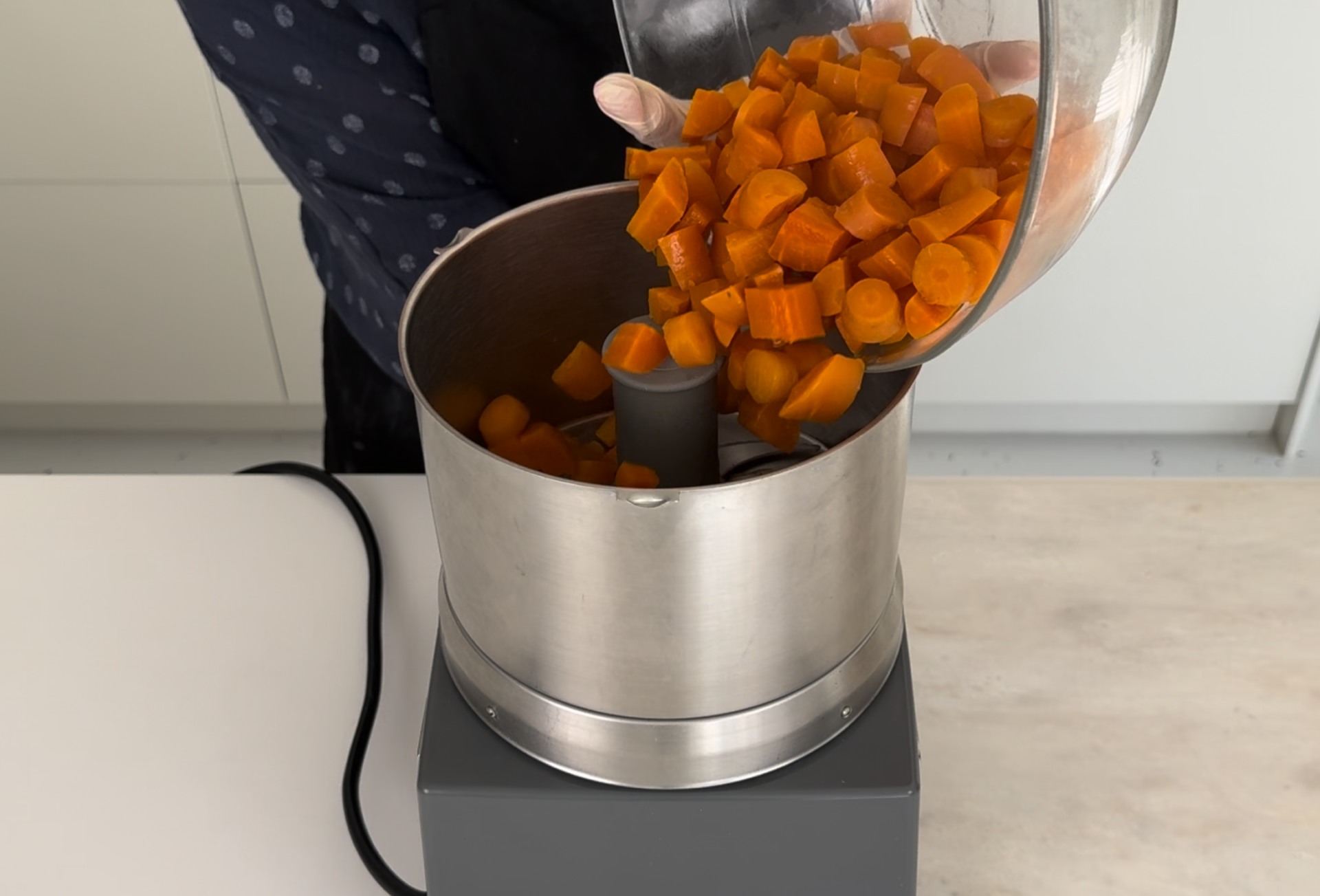 Step-by-Step Guide: Using Silicone Moulds to Shape Texture Meals – Shape It